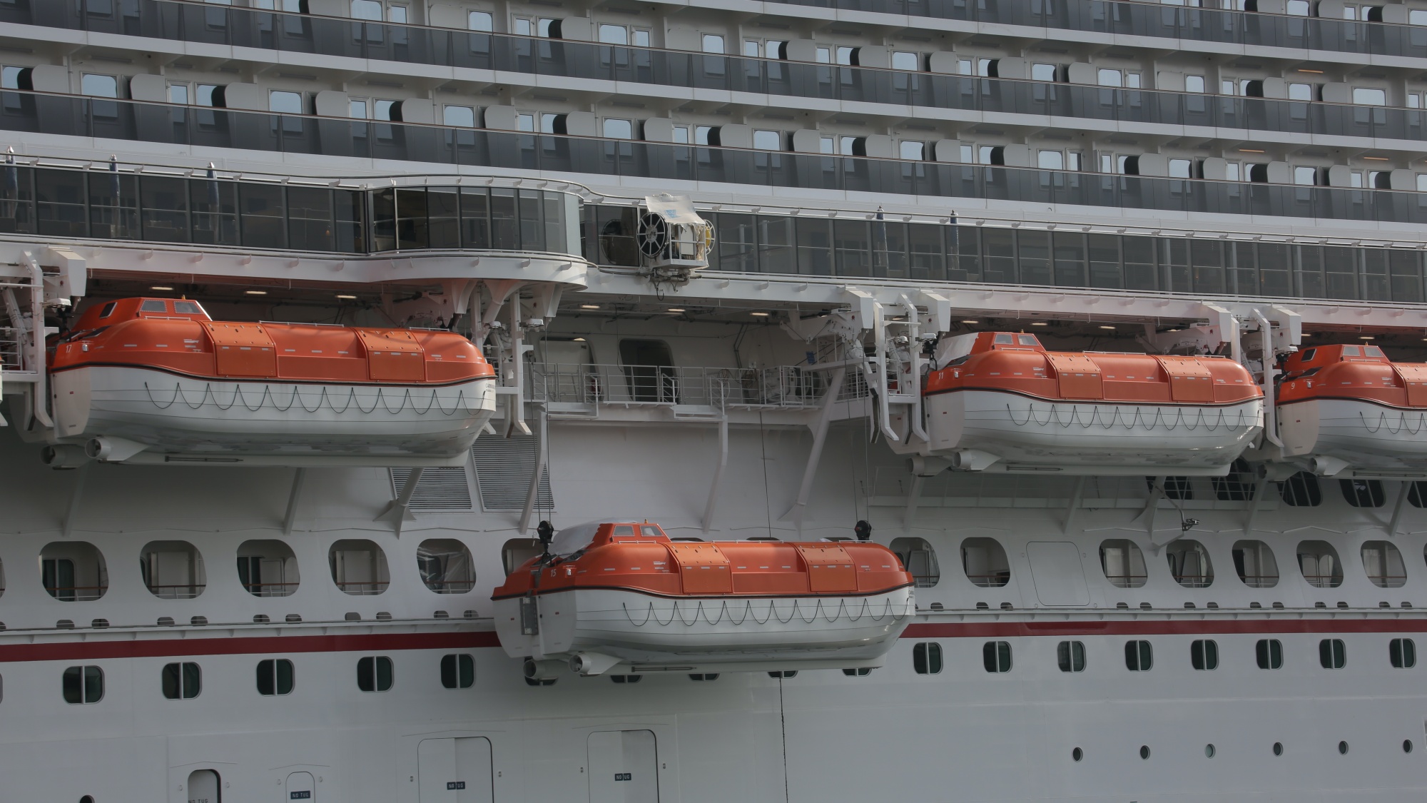 FOLS fixed launching system for cruise vessel - Navim Group