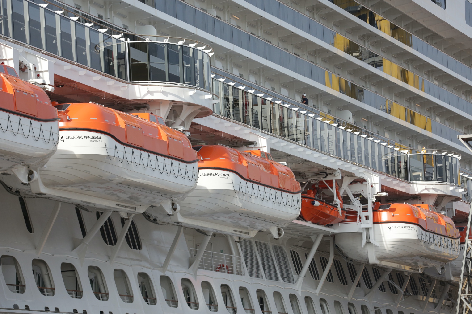 FOLS fixed launching system for cruise vessel - Navim Group